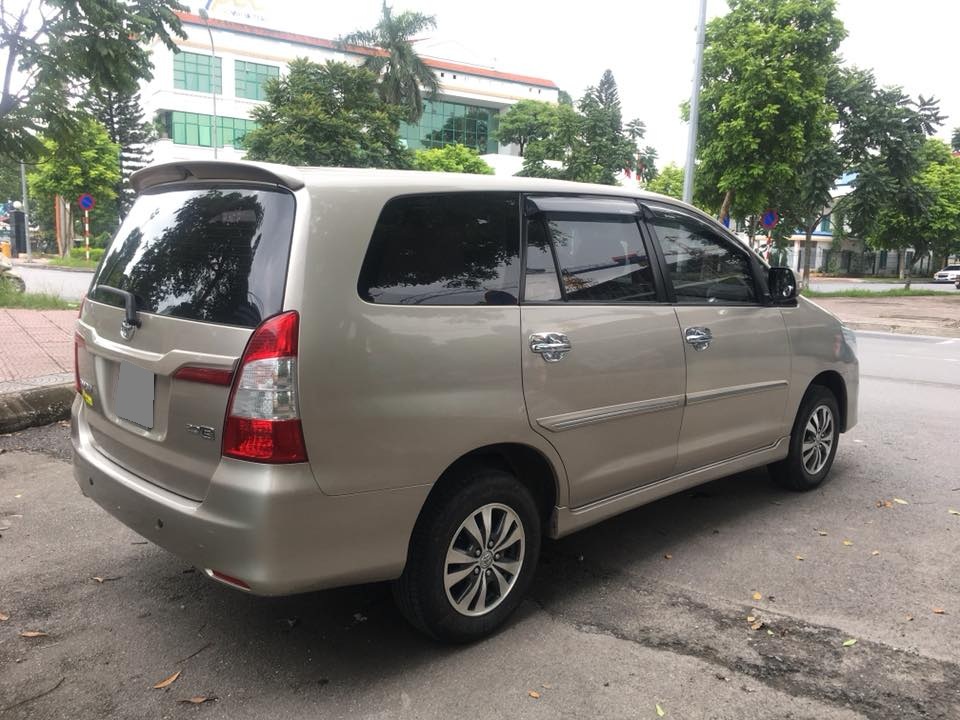 Toyota Innova 2015 - Cần bán xe Toyota Innova 2015 số sàn, màu vàng cát ...