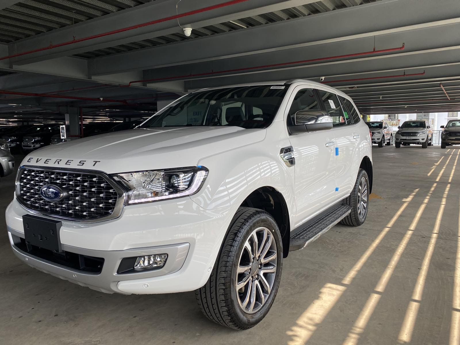 Ford Everest Titanium 2021 - [Ford Sài Gòn] Ford Everest Titanium 2021 ...