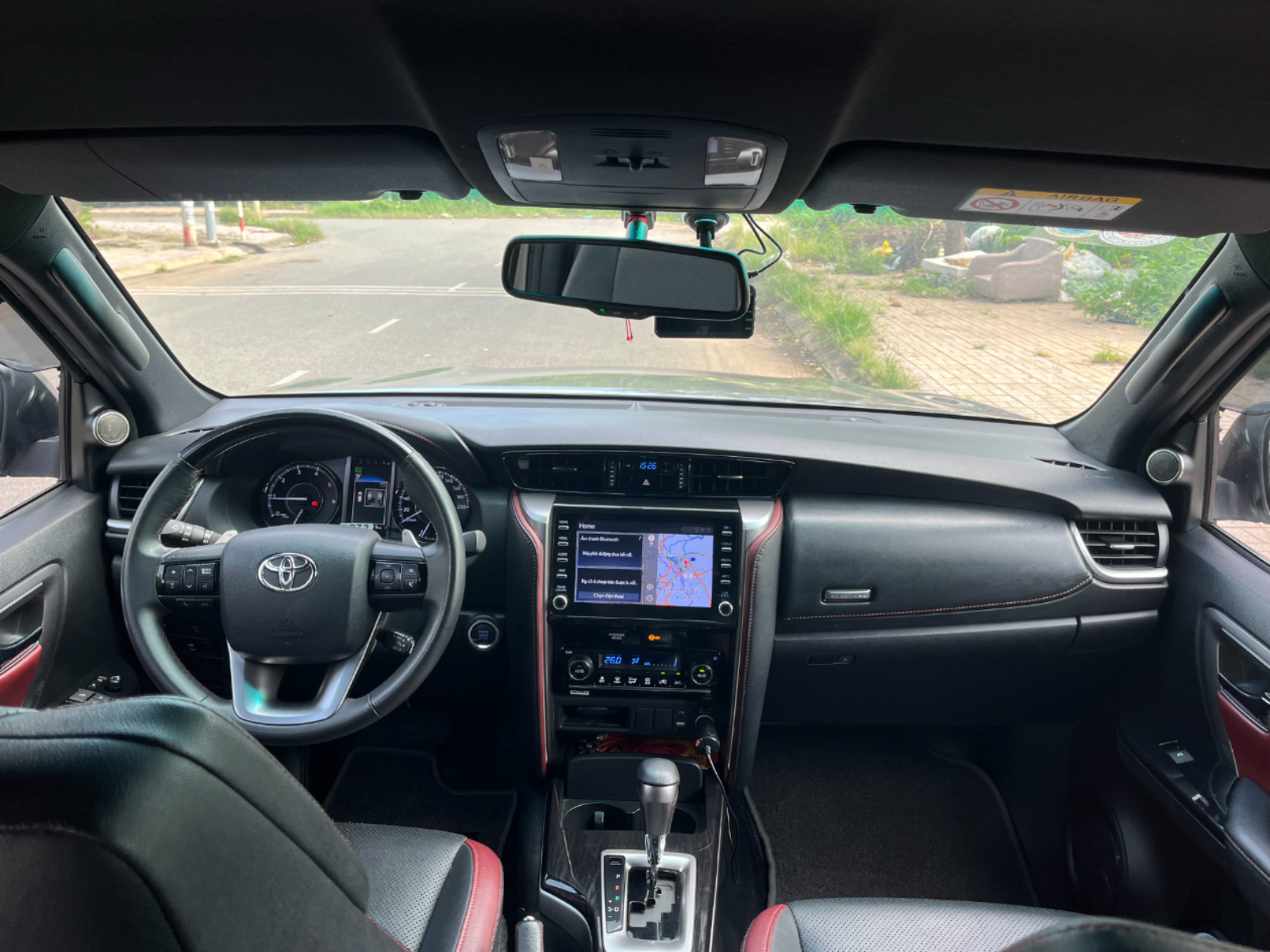 Toyota Fortuner 2021 - máy dầu, 1 cầu, số tự động, màu đồng, xe công ty ...